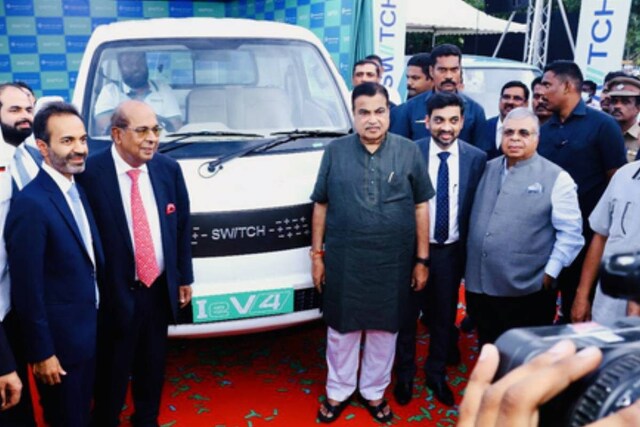 Ashok Leyland Unveils India's First E-LCV IeV - News18