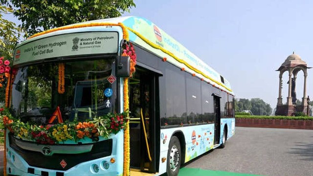 Delhi Takes a Leap Towards a Green Future with its First Hydrogen-Powered Buses | Auto News - News18