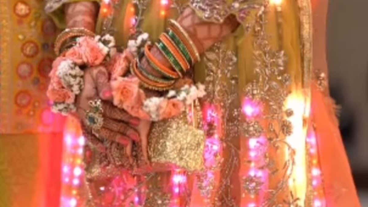 Watch: Pakistani Man Gets Dazzling LED-Lit Lehenga For His Bride - News18