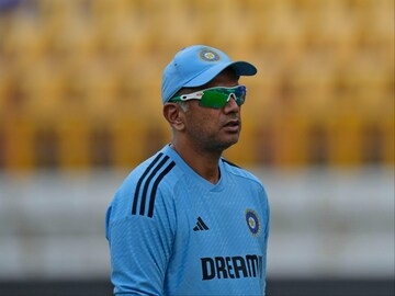Rahul Dravid Takes a Dig at ICC's "Average" Rating for Chennai ...