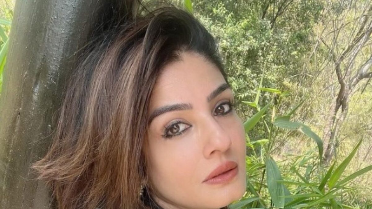 Raveena Tandon Says She Vomited After Her Lips 'Brushed' With Co-star ...