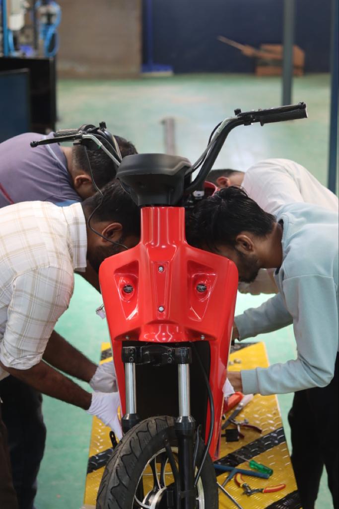 Revamp Moto Starts Bike Production at India's First Microfactory in ...
