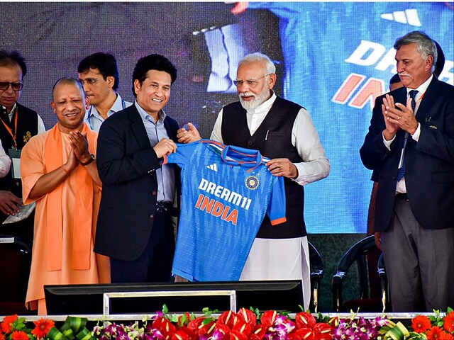 WATCH: Sachin Tendulkar Gifts PM Narendra Modi Team India Jersey in ...