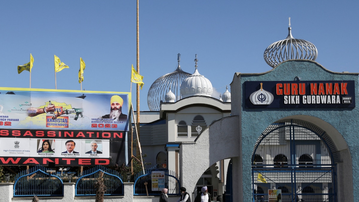 Trudeau Aide and MP Sukh Dhaliwal Spotted at Surrey Gurdwara at the ...