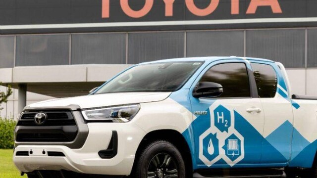 Toyota Hilux Hydrogen Fuel Cell EV Unveiled, Gets Range of 590 Km on ...