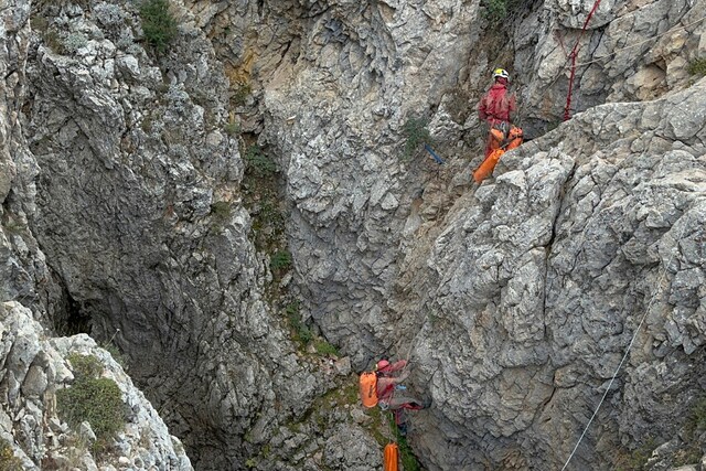 Rescue Begins of Ailing US Researcher Stuck 3,000 Feet Inside a Turkish ...