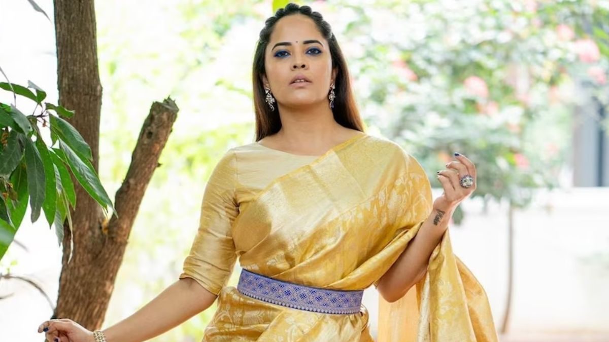 Anasuya Bharadwaj Slays Traditional Look In Mustard Yellow Silk Saree ...