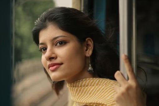 South Actress-Influencer Monisha Blessy Buys New Car, Celebrates With ...