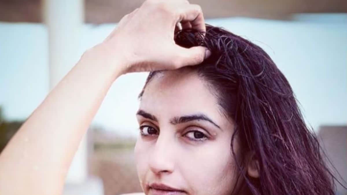 Actress Ragini Dwivedi's Latest Swimsuit Avatar Makes Internet Feel The ...