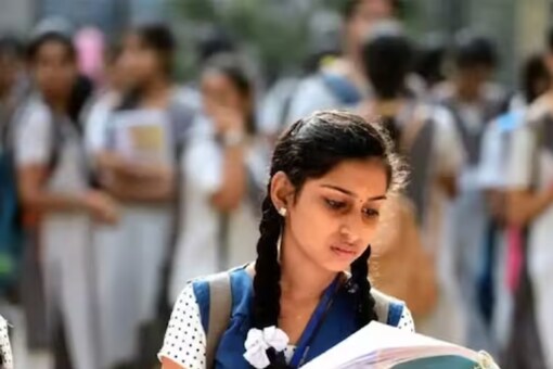 Computerised I-Cards With QR Codes For Invigilators in UP Board Exams ...