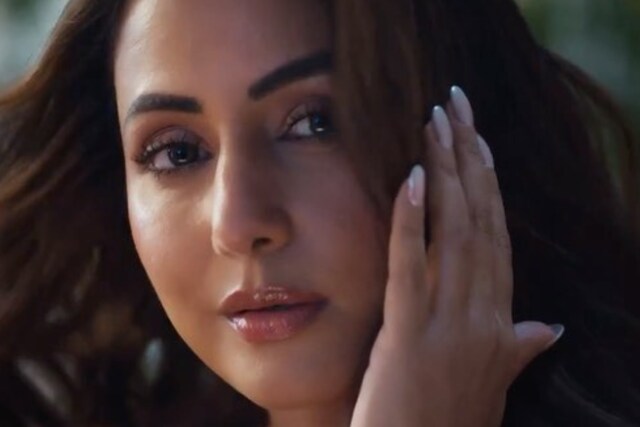 Hina Khan Makes Singing Debut With Barsaat Aa Gayi, Calls Her ...