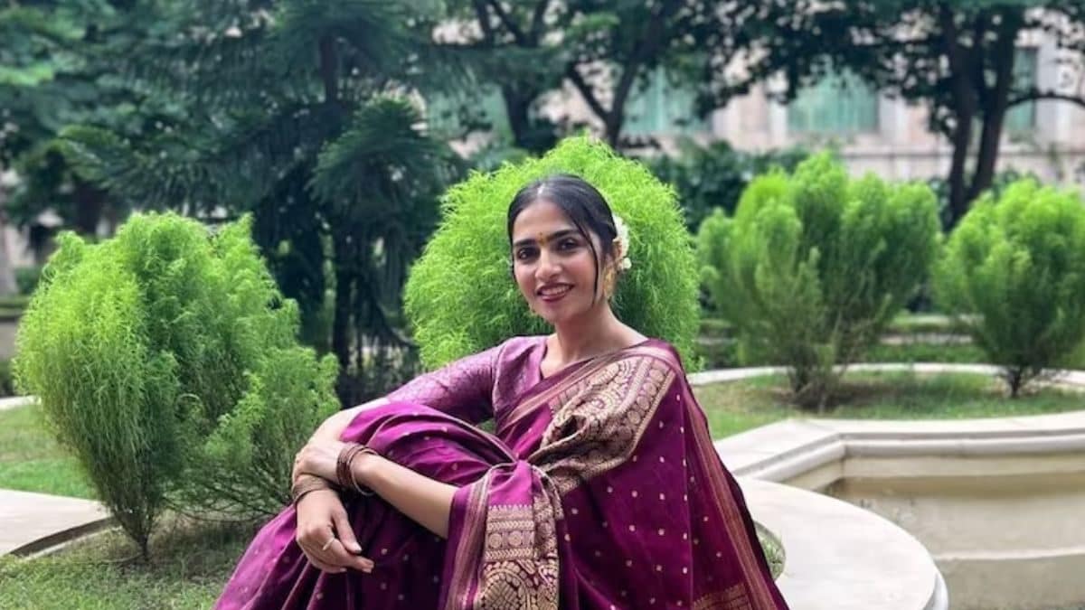 Actress Rukmini Vasanth Weaves Magic In Her Traditional Silk Saree Look | Movies News - News18