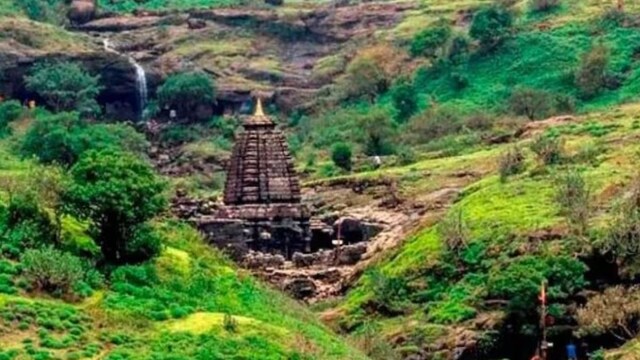 This Cave Temple In Maharashtra Stands Only On One Pillar | Lifestyle ...