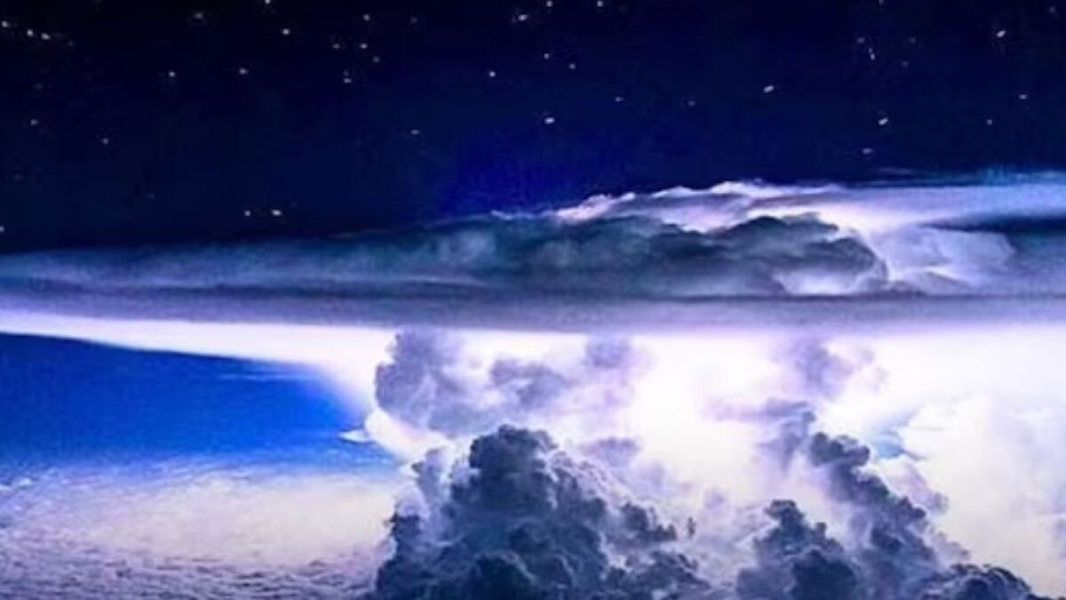 Meet Santiago Borja, The Artist Who Captured Photos Of Thunderstorms ...