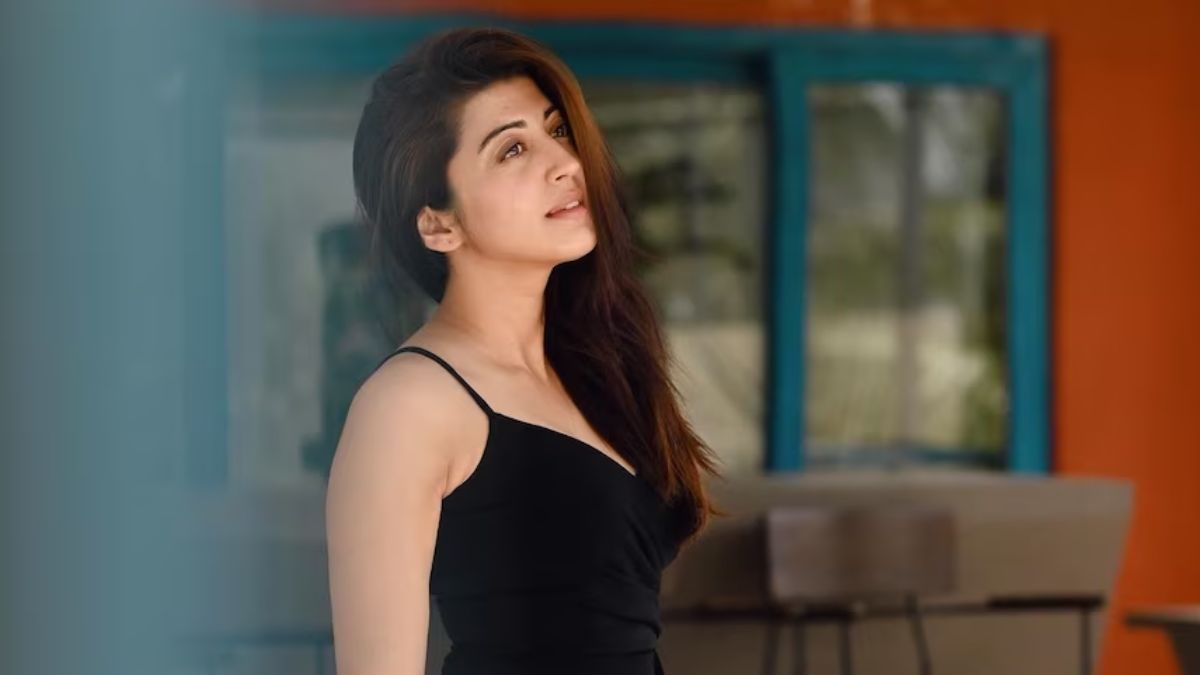 At SIIMA 2023, Actress Pranitha Subhash Shines In A Stunning Black Gown ...