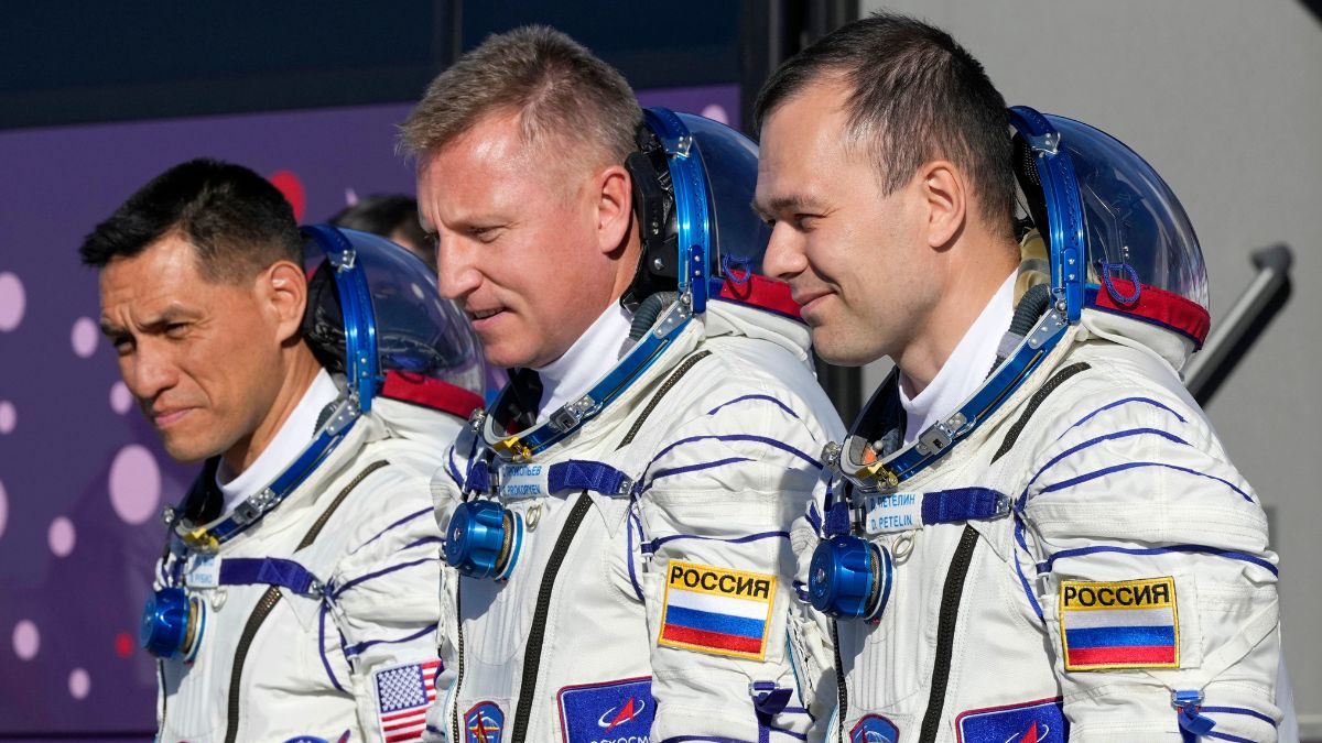 Three Astronauts Return to Earth After a Year in Space; NASA's Frank ...