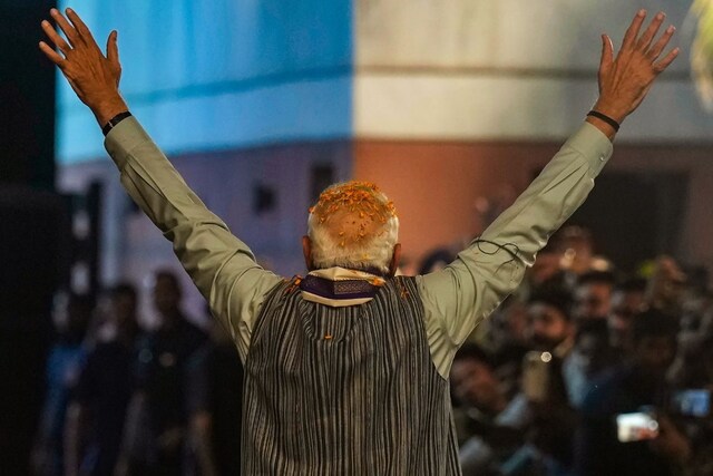 Modi Retains Top Spot in 'Global Leader Approval' List with 76% Rating ...