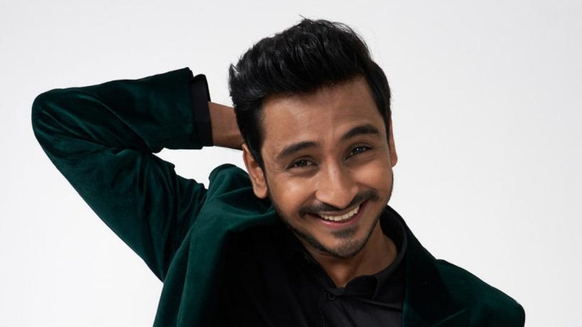 Utsav Sarkar Shines in the Emotional Finale of TVF Show 'Hostel Daze ...