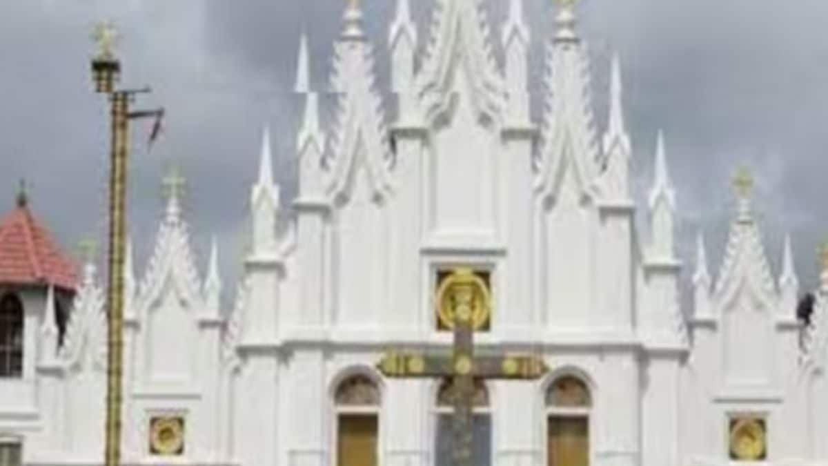 This Kerala Church Is Famous For Its Golden Cross During Puthupally ...