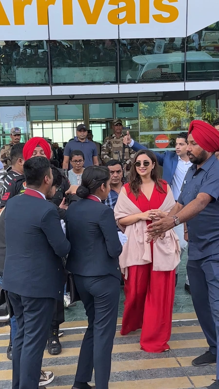 Raghav Chadha, Parineeti Chopra Get Grand Welcome With Dhol Nagada In ...