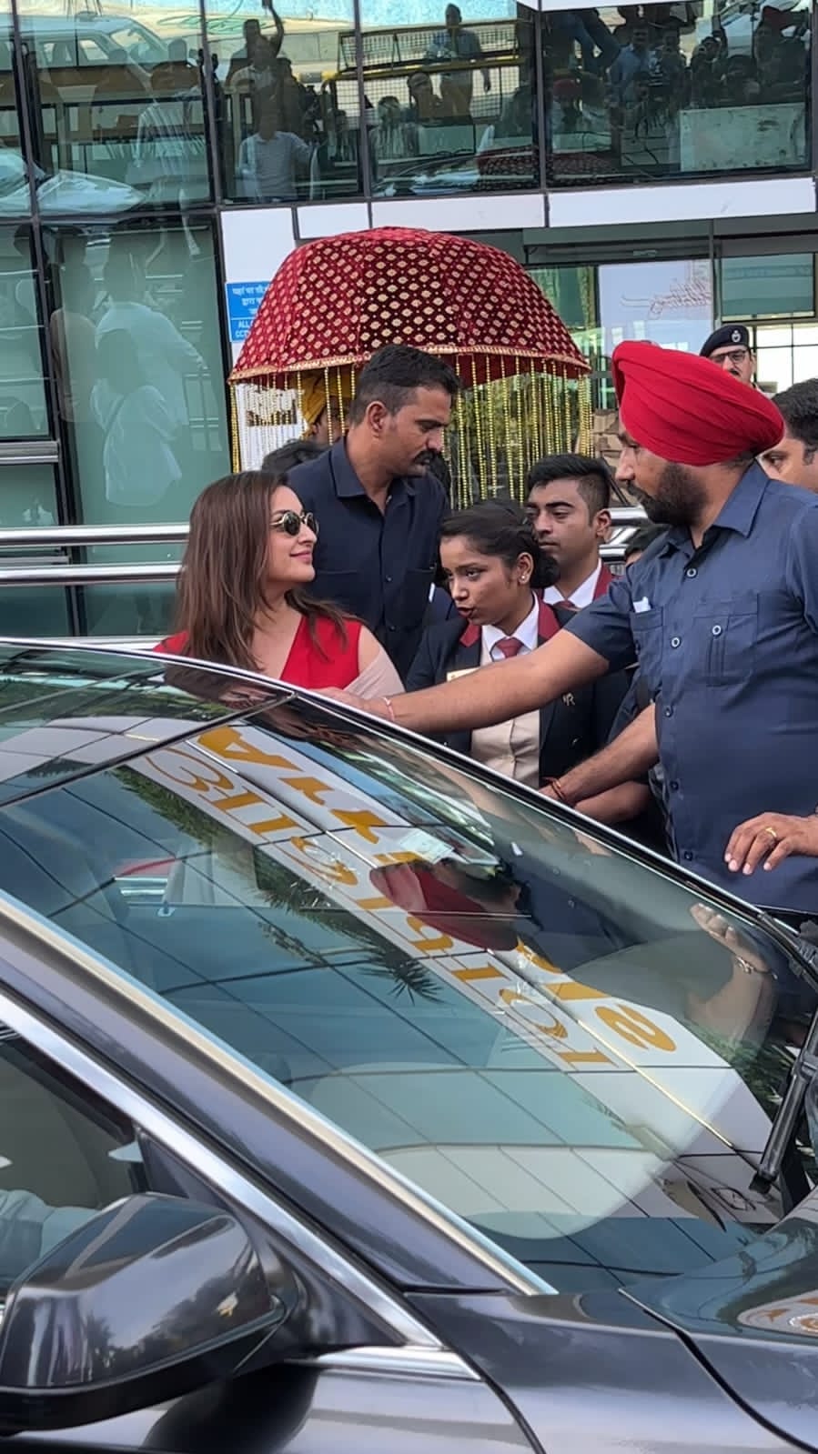 Raghav Chadha, Parineeti Chopra Get Grand Welcome With Dhol Nagada In ...