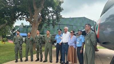 A Legend's Return: 1965 War Hero Alfred Cooke Takes Part In IAF Day ...