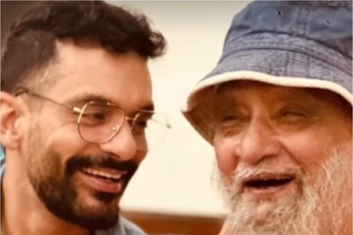 Angad Bedi Remembers Late Father Bishan Singh Bedi; Shares Unseen Photo ...