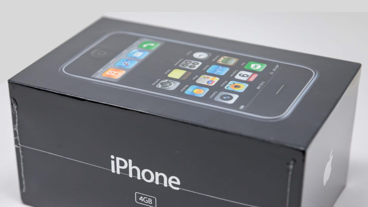 This Rare 'Original' Apple iPhone Was Just Sold For Over Rs 1 Crore ...