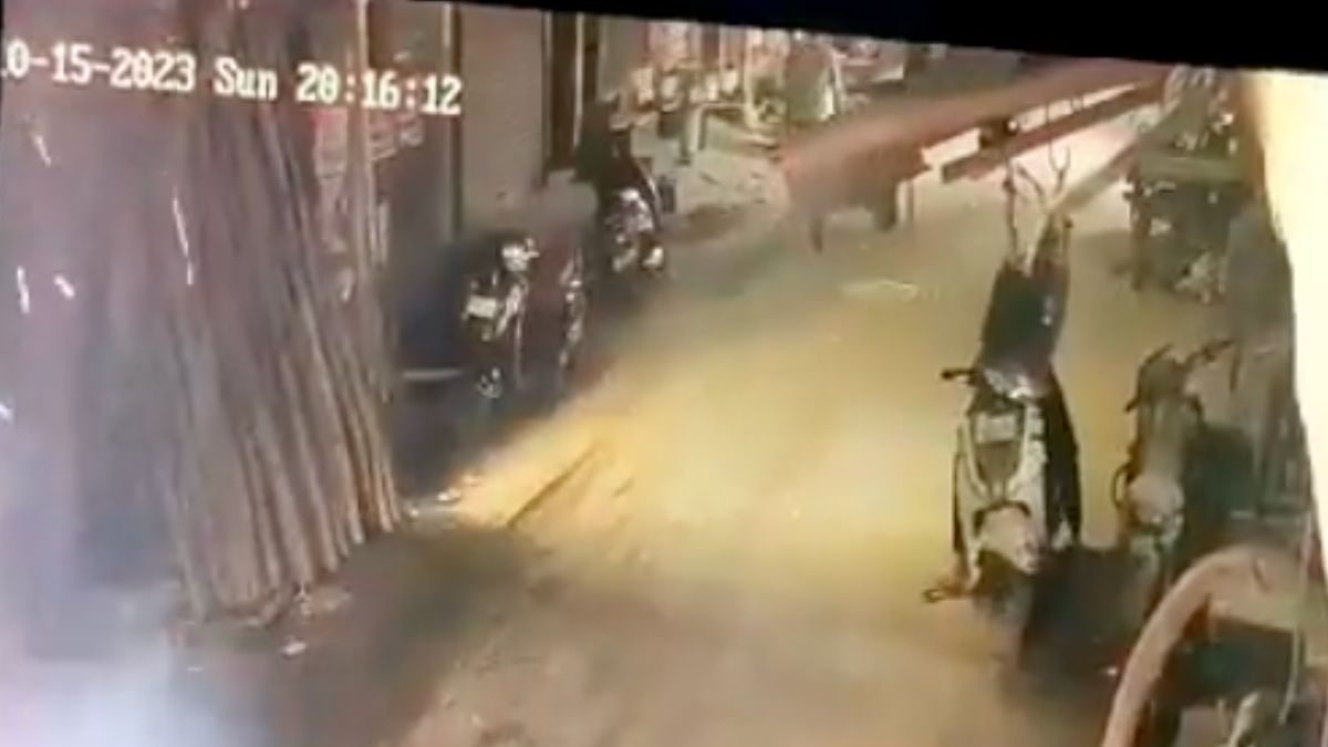 Delhi's Minor Boy Sustains Eye Injury From Firecracker, CCTV Footage ...