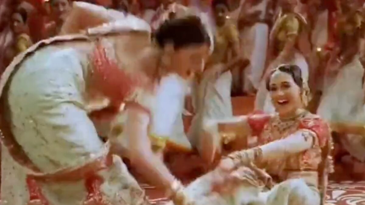 Dola Re, Dance of Envy: Movie Buffs List Best Dance Sequence in Films ...