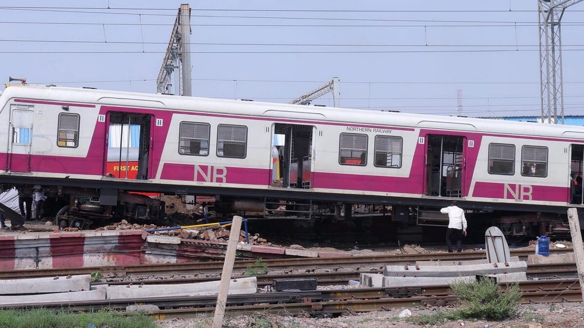 Four Empty Coaches of EMU Train Derail Near Chennai, Traffic Affected ...