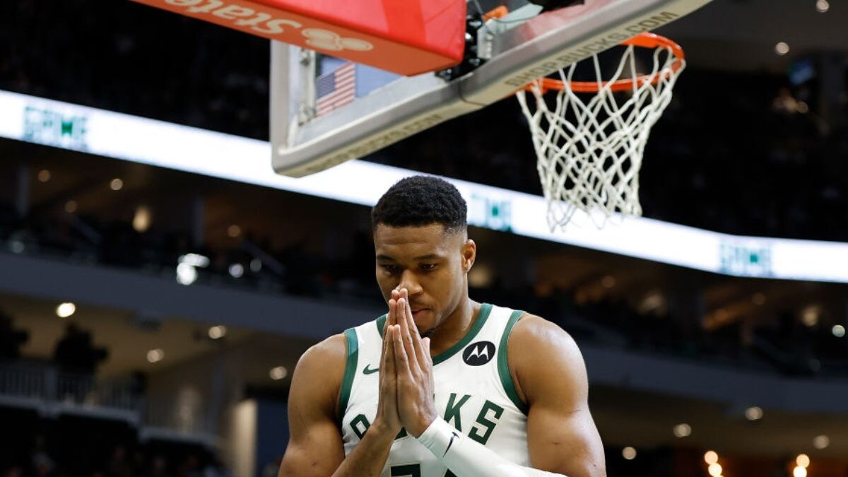 NBA: Giannis Antetokounmpo Signs New Contract Extension With Milwaukee Bucks, Hopes To Avoid ...