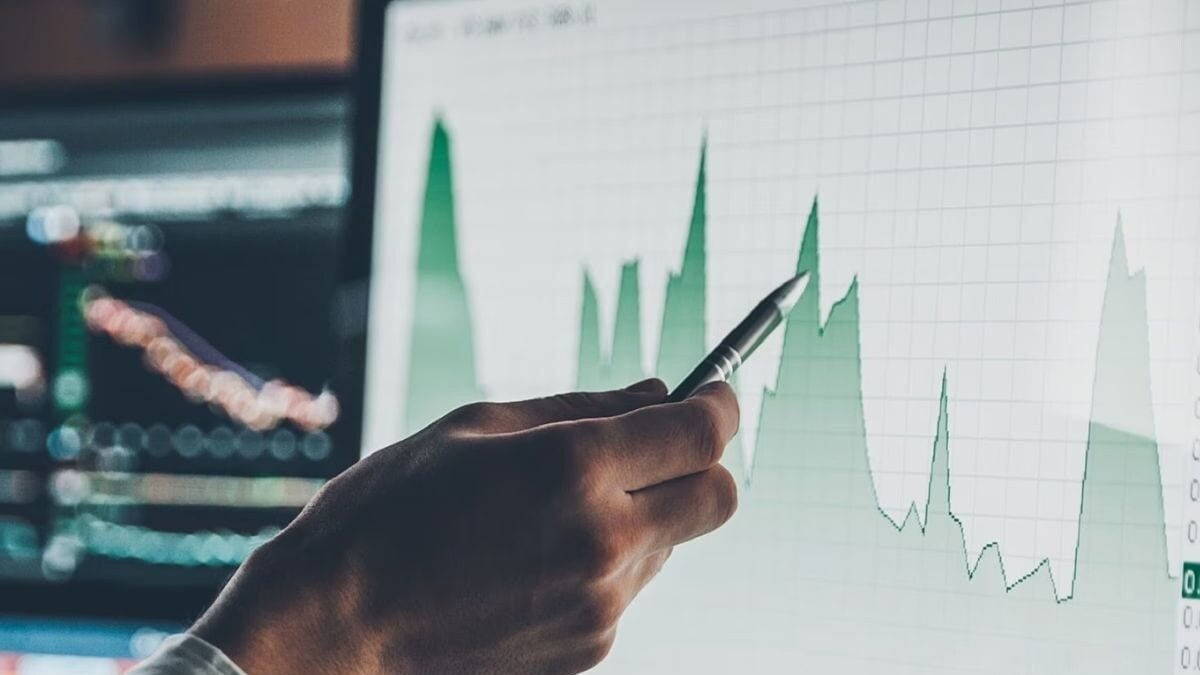 This Multi-bagger FMGC Stock Turned Rs 10,000 To Rs 2 lakh In A Decade ...