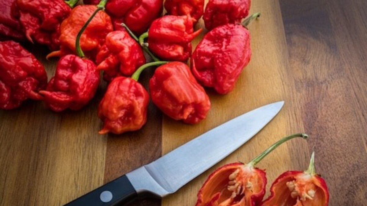 Man Eats 160 Carolina Reapers, Hottest Chilli Pepper In The World, In ...