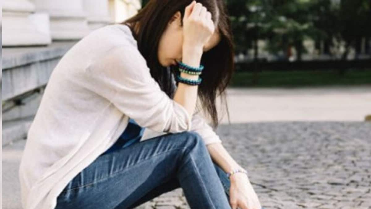 Why Growing Number Of Humans Are Suffering From FOBO And What Exactly ...