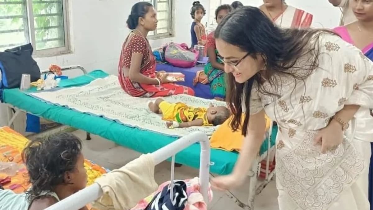 Studying After Full-time Job To 20th Rank In UPSC, Neha Banerjee Is An ...