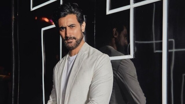 Happy Birthday, Kunal Kapoor: How The Rang De Basanti Actor Is Related ...