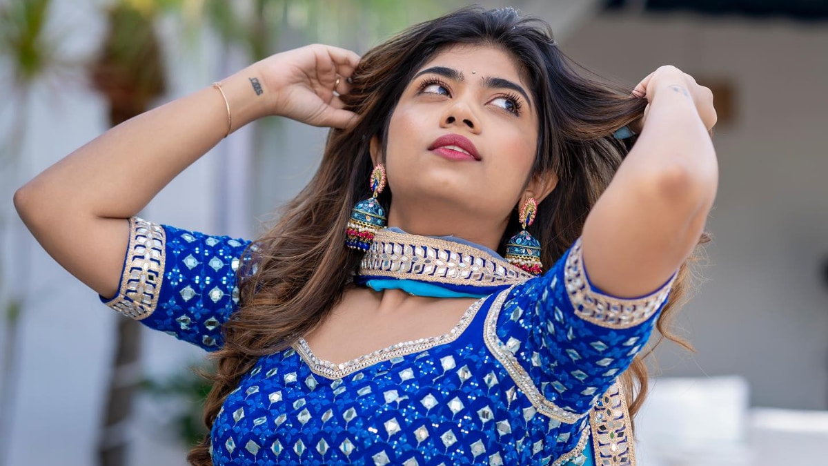 Jabardasth Fame Rithu Chowdary Looks Ethereal In Blue Lehenga | Movies ...