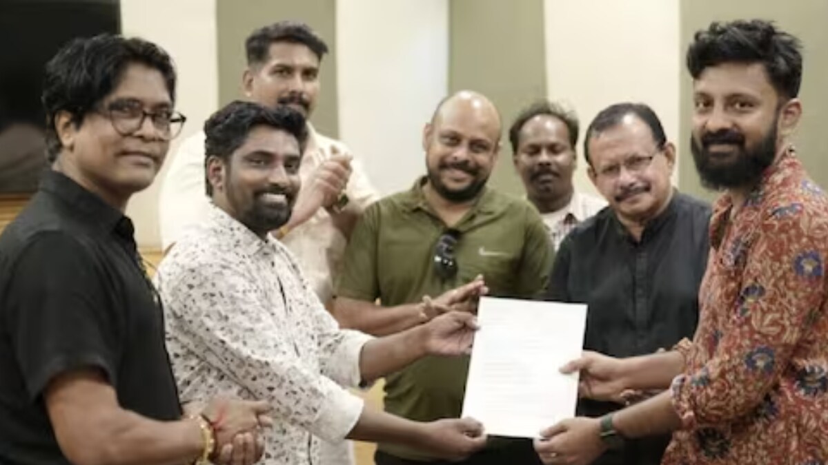 Anoop Menon Roped In As Lead In Director Manoj Palodan's Next Film - News18