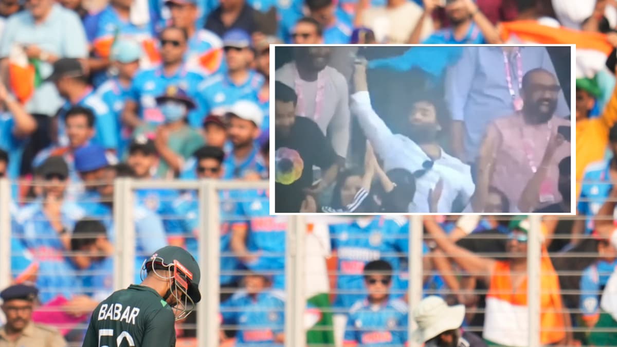 Arijit Singh Celebrates Wildly, Waves His India Jersey after Mohammed ...