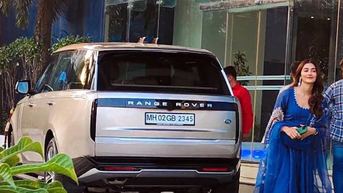 Watch: Actress Pooja Hedge Buys Range Rover Luxury SUV Worth Rs 4 Crore ...