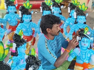 In This Tamil Nadu Village, Kolu Dolls Of Deities In Huge Demand During ...