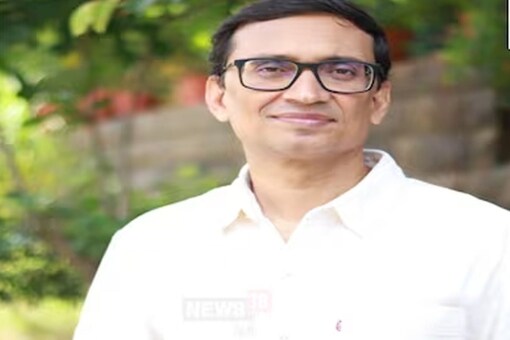 This IPS Officer Left His Job To Become An EdTech Entrepreneur - News18