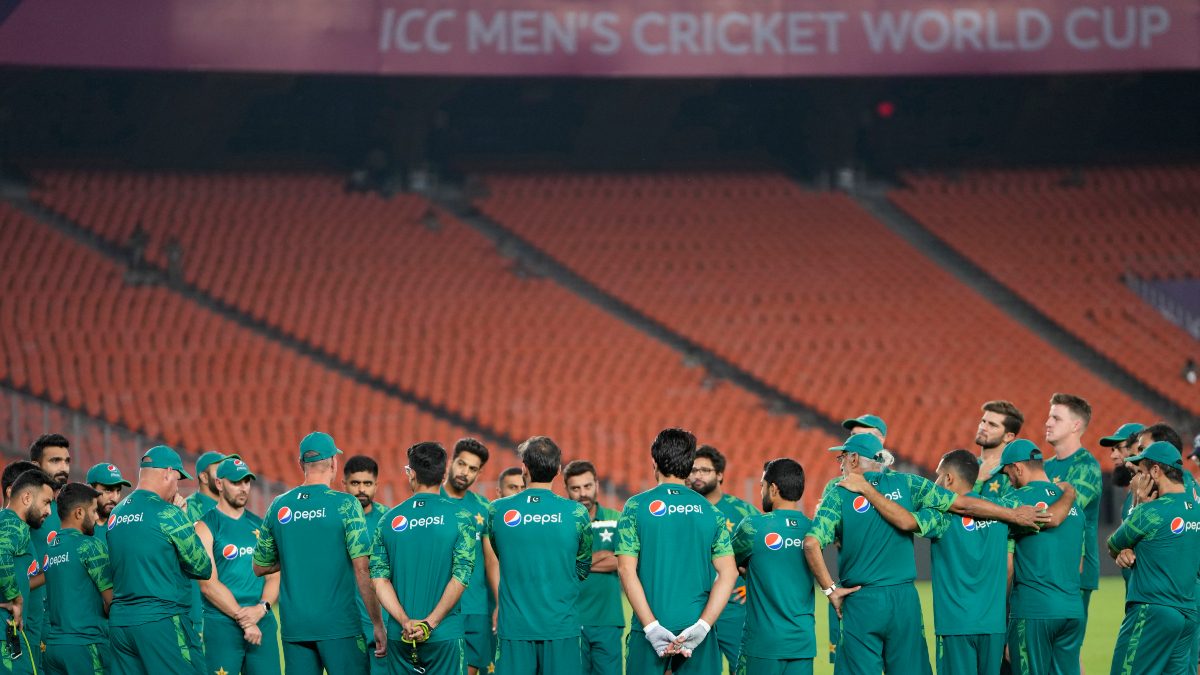 IND vs PAK: Pakistan Cricket Board Chief Zaka Ashraf Gives Pep Talk to ...