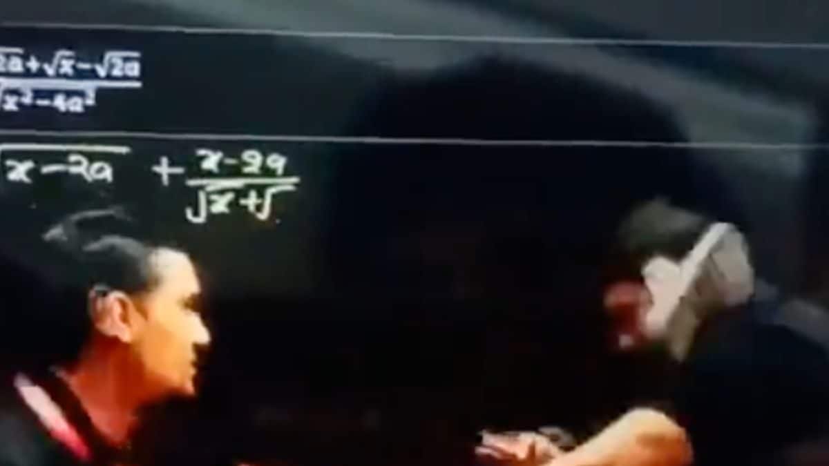 Physics Wallah Teacher Gets Brutally Beaten By Student During Live ...