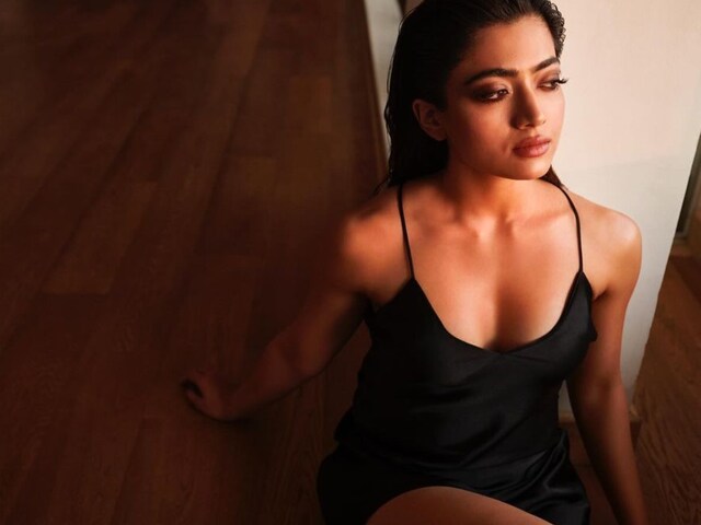 Sexy Rashmika Mandanna Flaunts Cleavage In Short Black Dress Hot Photo Goes Viral News18