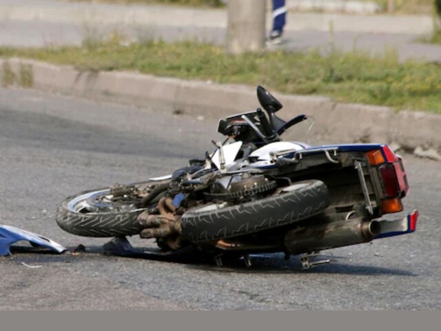 On Dangerous Road: Six Helmetless Riders, 2 Not Using Seatbelts Died ...