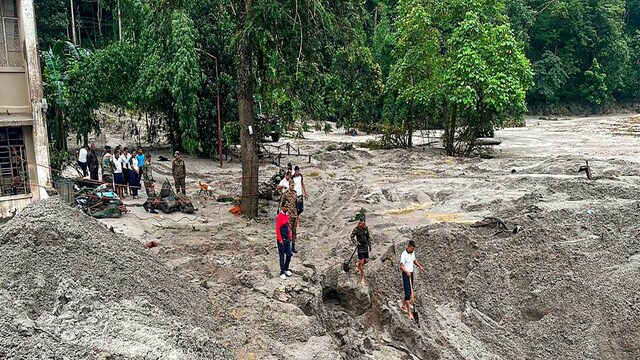 'On Brink of Next Disaster': Sikkim Flooded, Experts Warn of Collapse ...