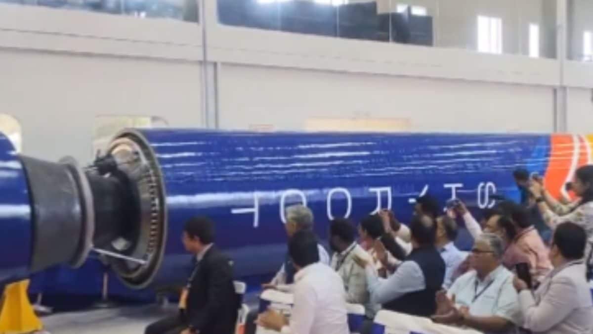 Skyroot Unveils Vikram-1 Rocket, Set to Launch Satellites Early Next ...