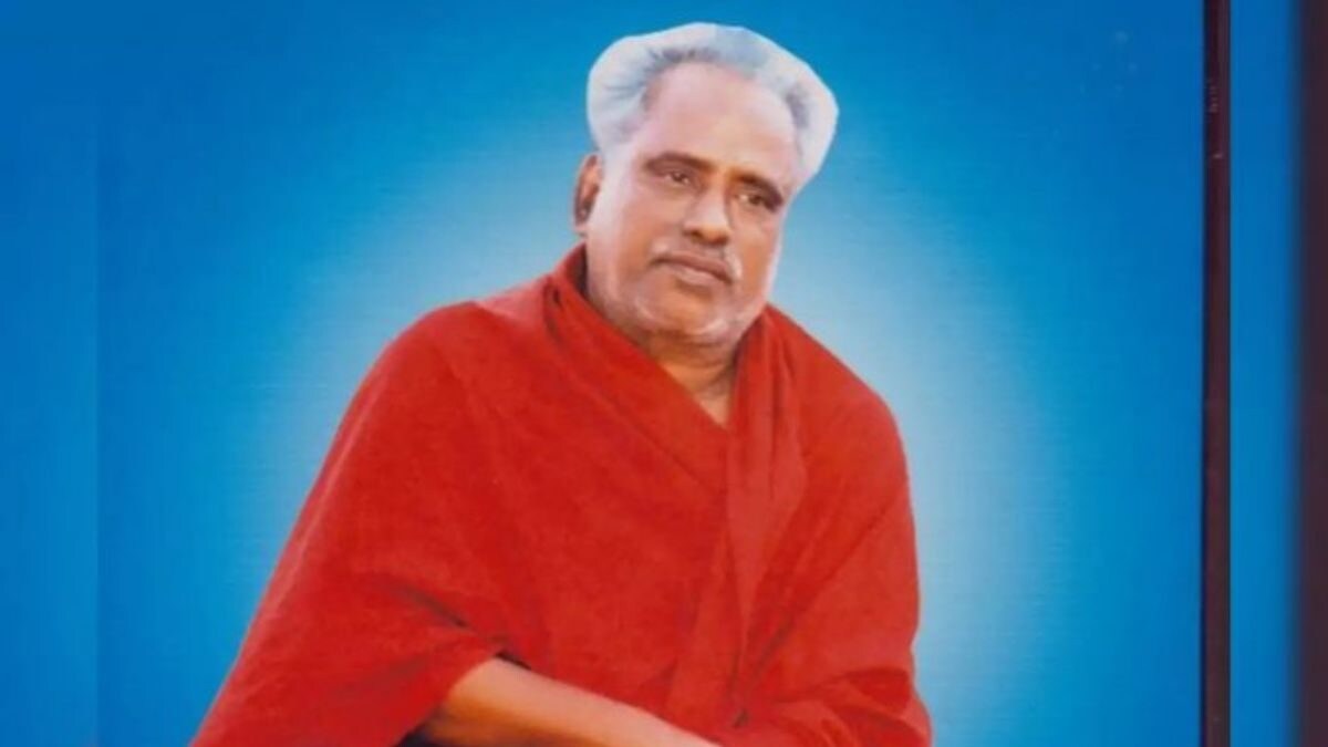 Spiritual Guru Bangaru Adigalar, Who Paved Way For Women to Enter ...